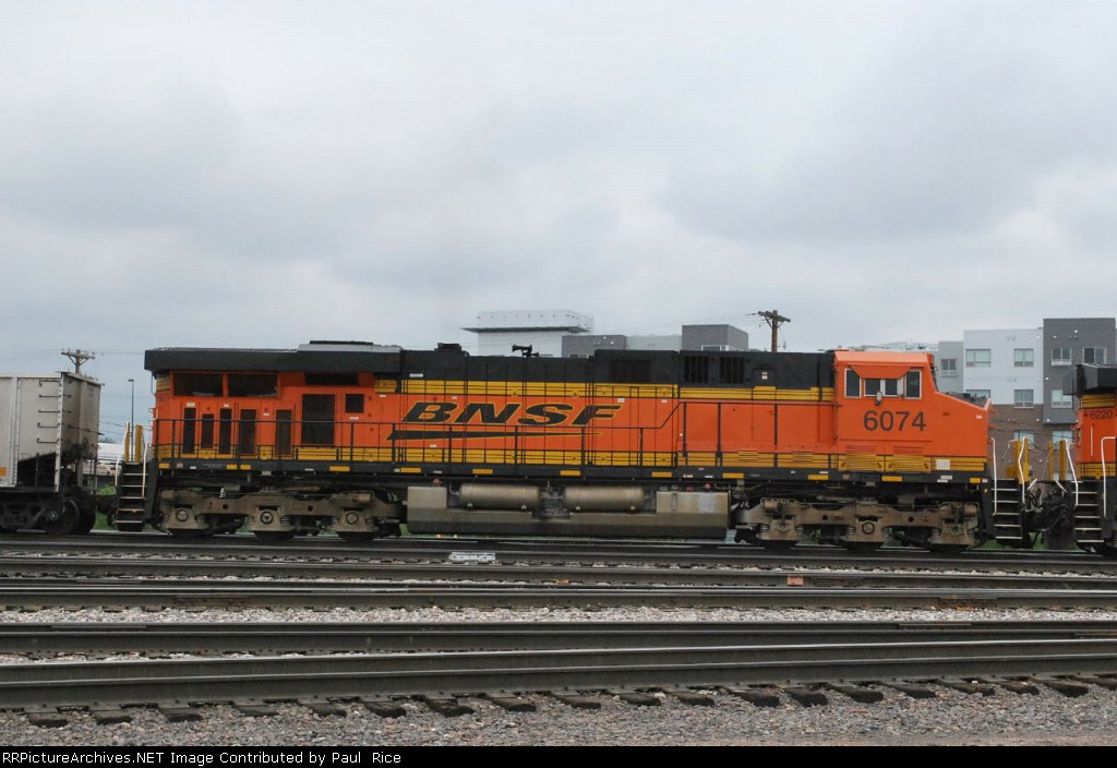 BNSF 6074